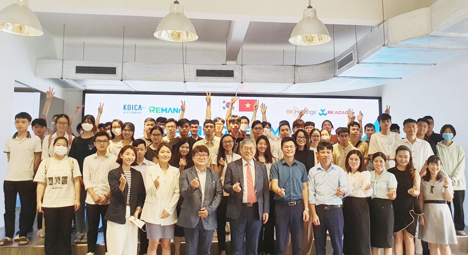 KHAI TRƯƠNG TRUNG TÂM GIÁO DỤC SỐ “SMART EDU HUB” TẠI BKACAD